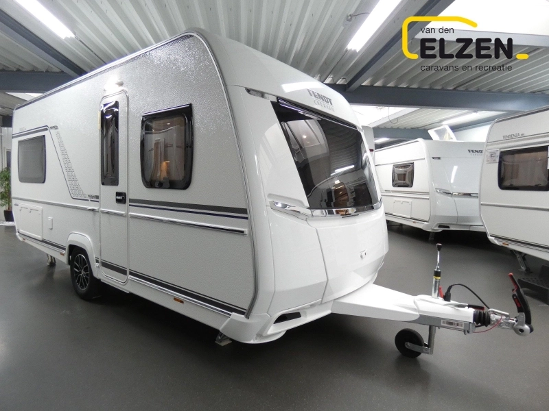 Fendt Bianco Activ 465 SFH Model 2026, bekl. Savio | Van den Elzen ...